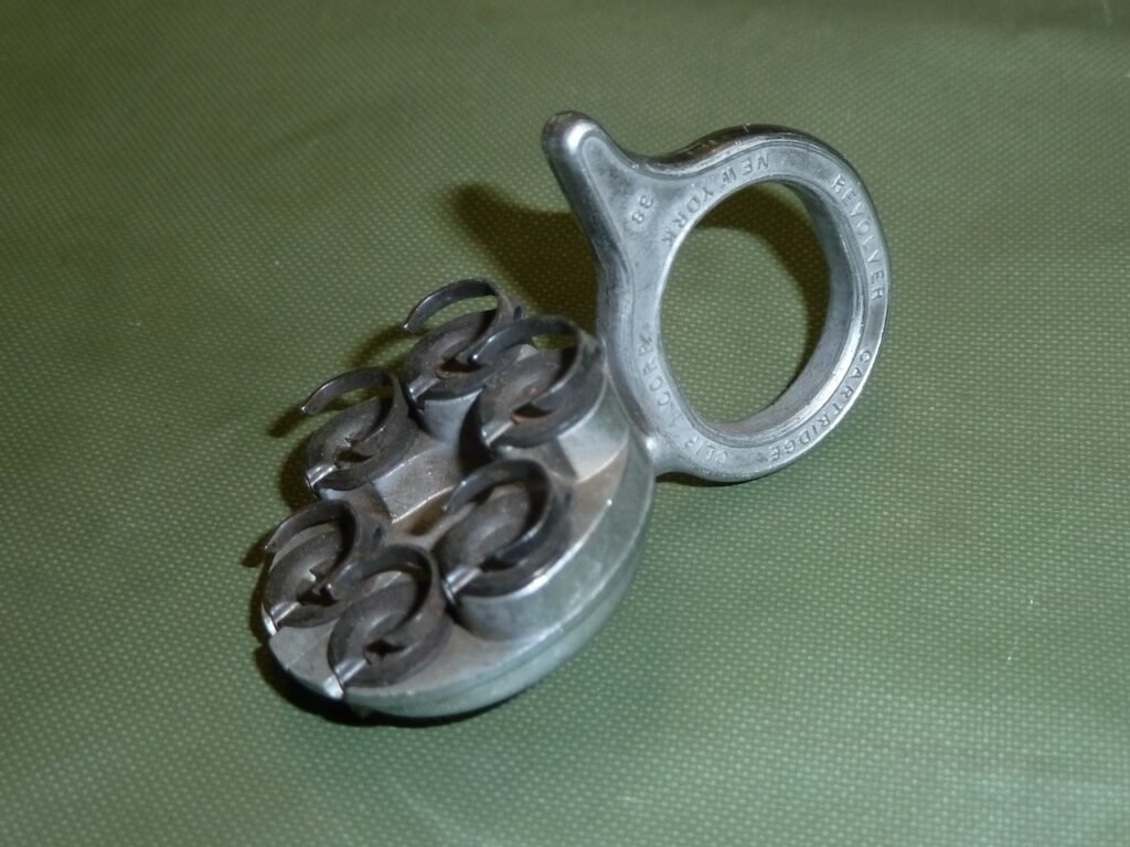EARLY 38 REVOLVER SPEED LOADER (B1) - Chelmsford Militaria