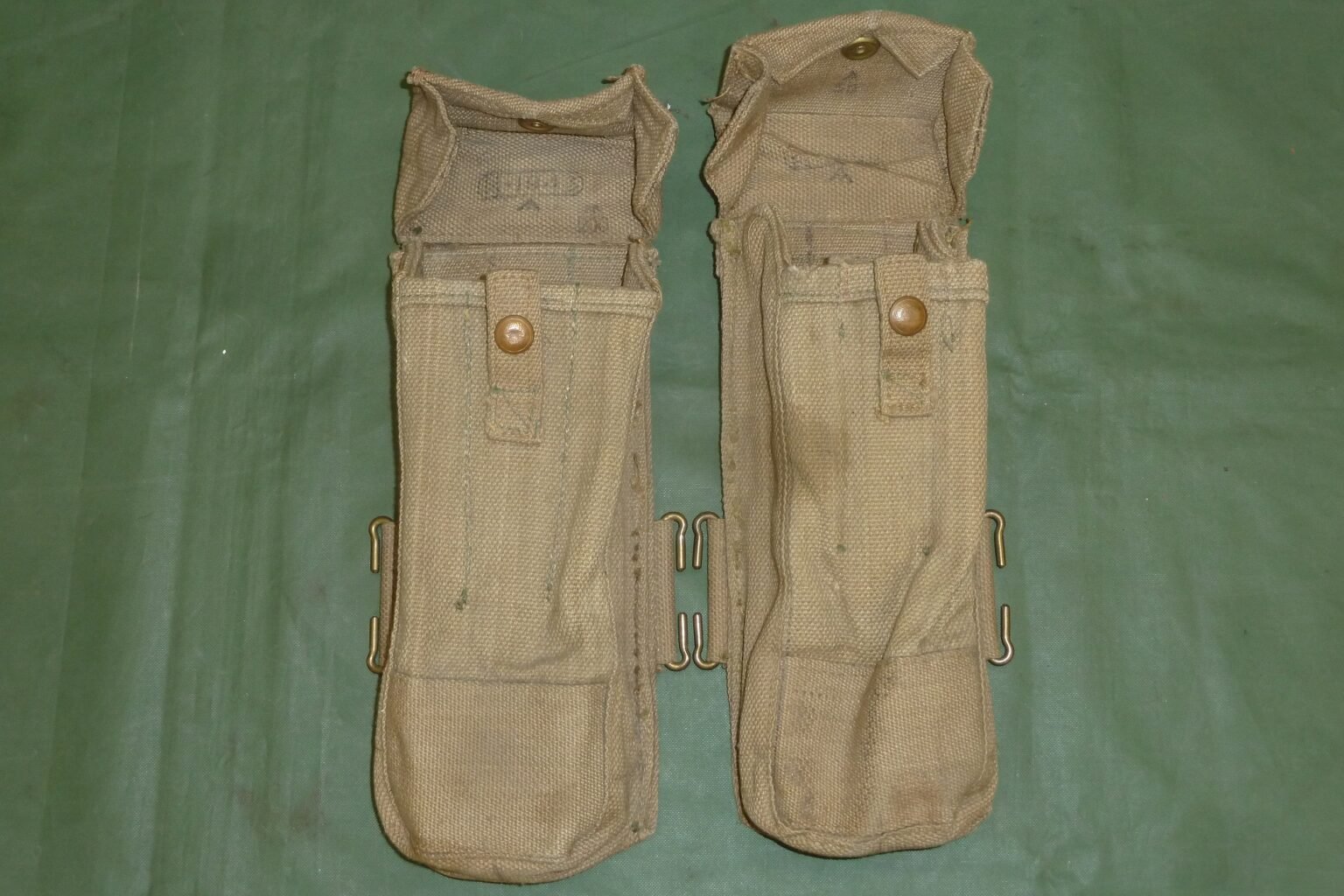 WW2 STEN MAGAZINE POUCHES (P475) - Chelmsford Militaria