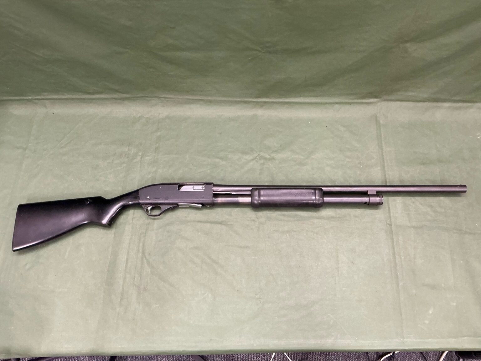 PUMP ACTION SHOTGUN (DR14) - Chelmsford Militaria