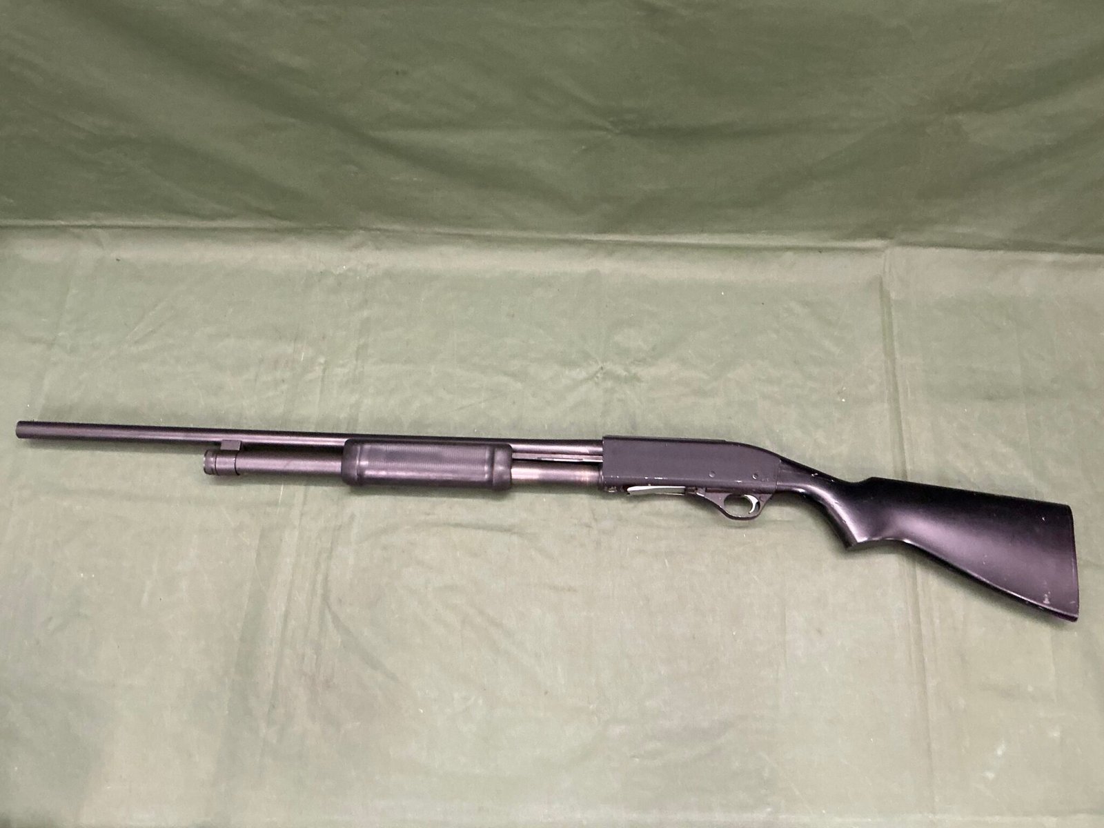 PUMP ACTION SHOTGUN (DR14) - Chelmsford Militaria
